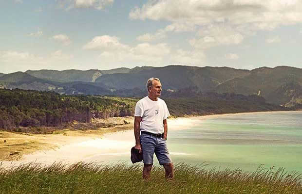 Nature enter me: Chris Parry's Coromandel home