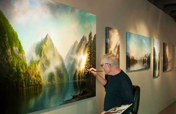 Queenstown painter Tim Wilson celebrates beauty, light and spirituality ...