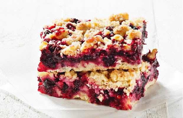 Recipe: Blackberry Crumble Slice