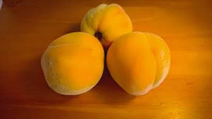 3 delicious summer fruit hybrids to grow (plus easy peacharine cake)