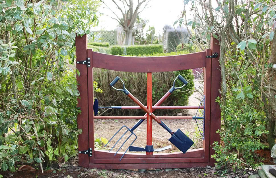 DIY Project: Upcycle old tools into a garden gate