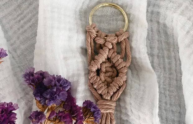 DIY: How to make a cute macramé keychain